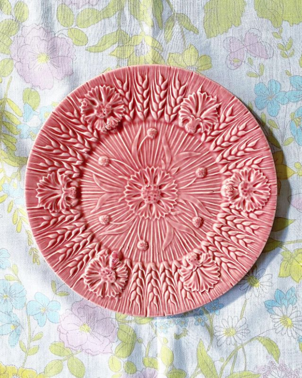 Assiette à dessert Fleur rose en barbotine | Assiettes anciennes